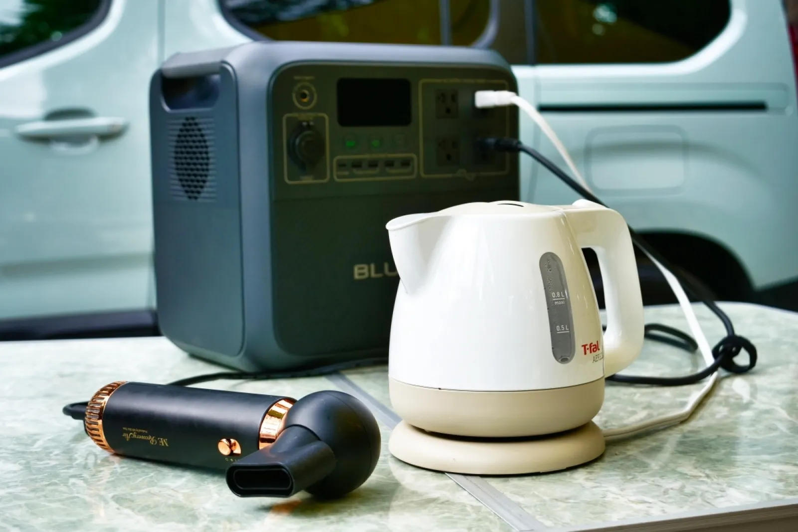 電化製品の活用で広がるカーレジャーの楽しみ方【お出掛け旅GOODS】ポータブルバッテリー | カー用品 | カーライフ・カー用品サイトMOBILA（モビラ）