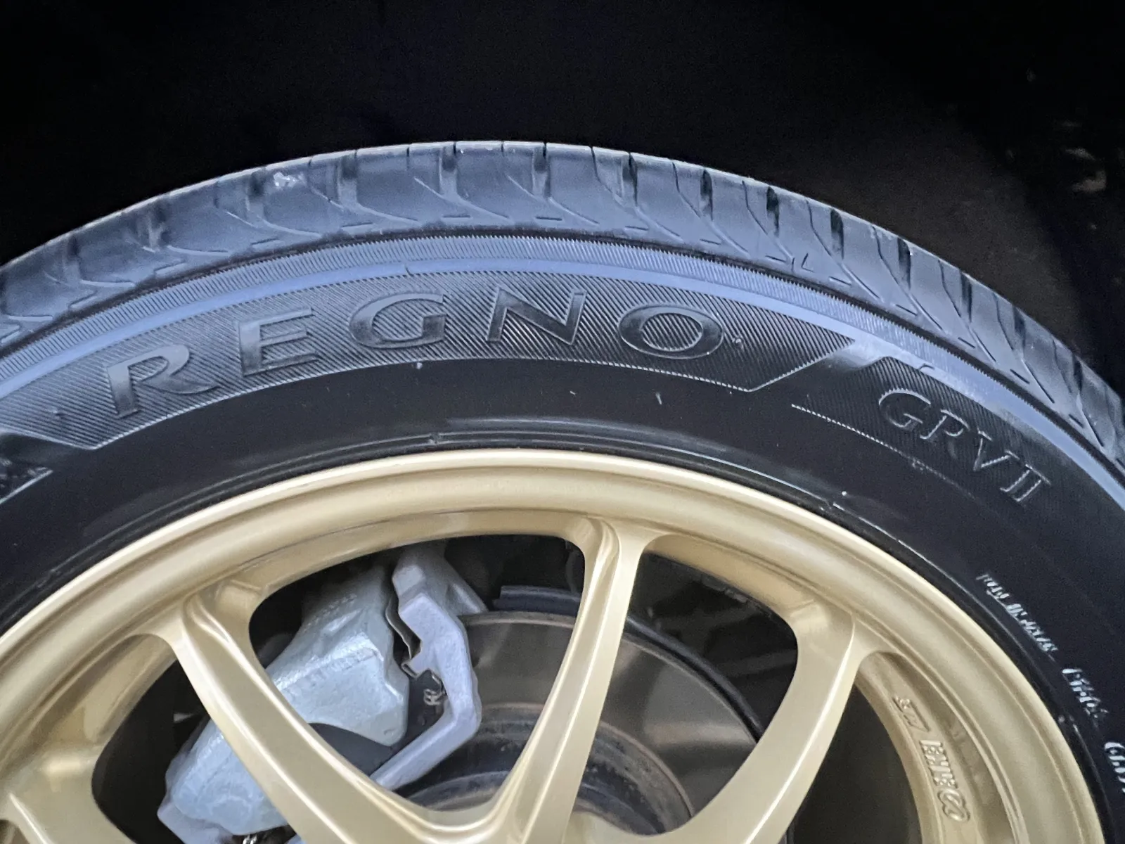 BRIDGESTONE REGNO GRV Ⅱ | ホンダ ステップワゴンスパーダ カー用品レビュー | カーライフSNS | カーライフ ...