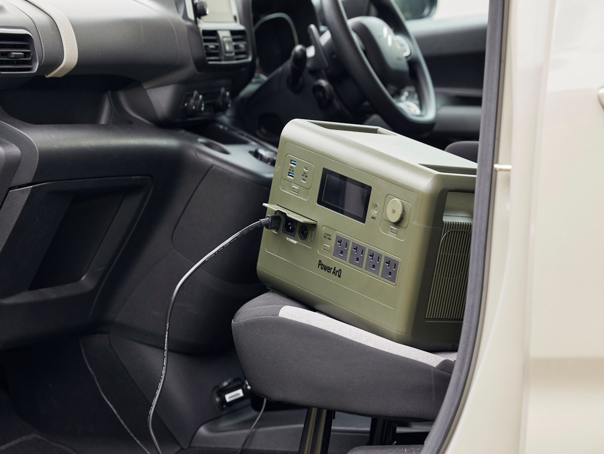 AC100Vが移動先でもすぐに使えるDC/ACインバーター＆ポータブル電源導入のススメ【2023年上半期・カーグッズTRENDキーワード】電力供給 | カー用品 | MOBILA（モビラ）