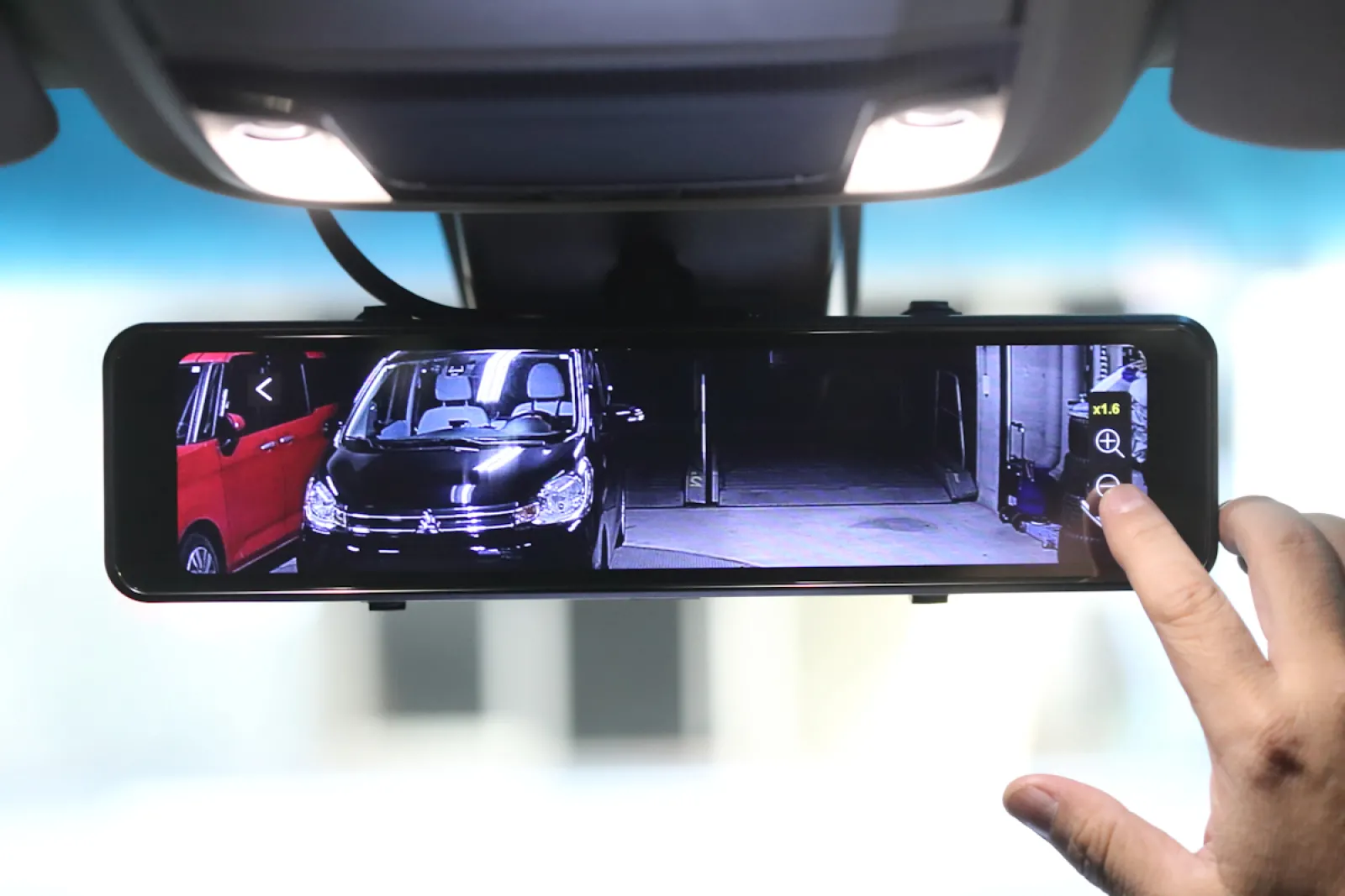 ミラーモニターの老舗から満を持して登場！【音と映像の最新テクノロジー】データシステム・DRM6030 | カー用品 | カーライフ・カー用品サイトMOBILA（モビラ）