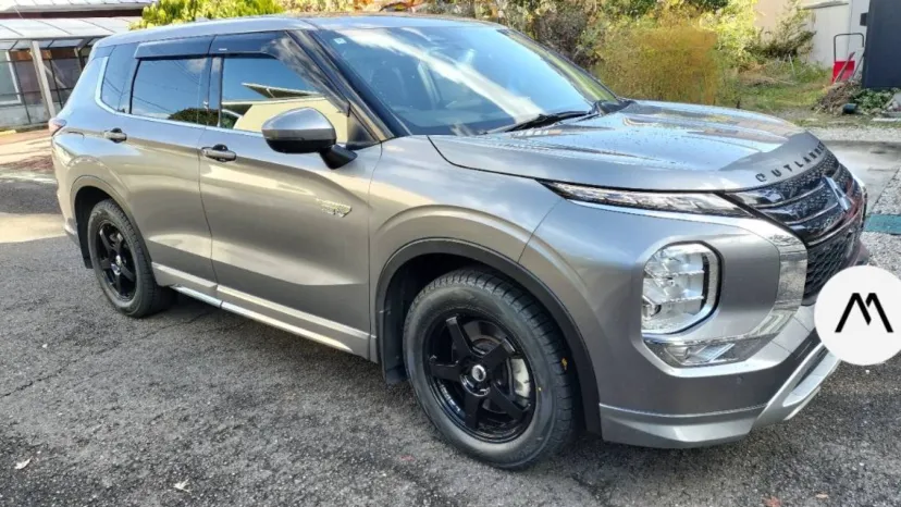 三菱 アウトランダーPHEVのグレード | クルマカタログ | カーライフ・カー用品サイトMOBILA（モビラ）