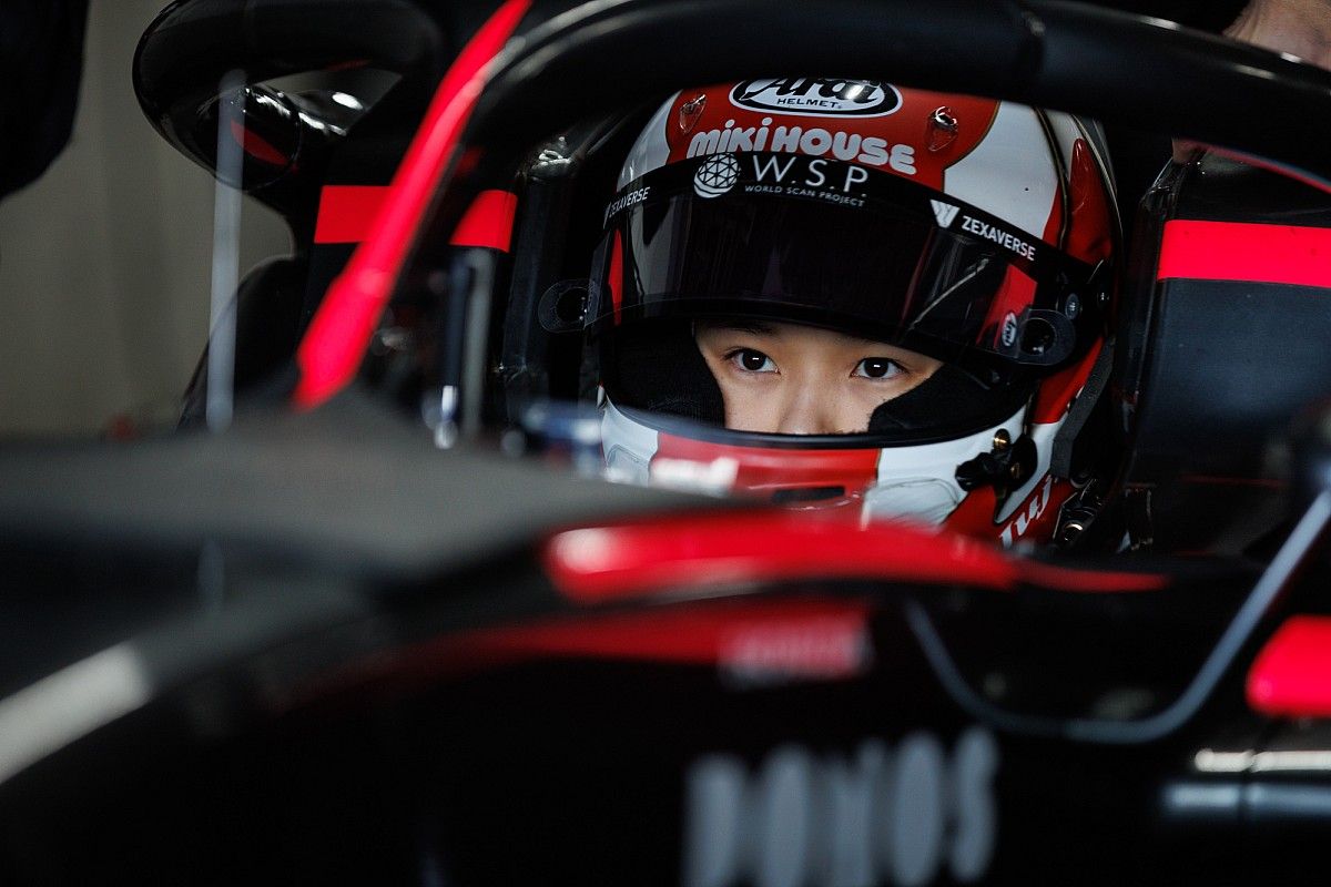 スーパーフォーミュラ初ドライブを終えたJuju、初日は81周を走行。懸念されたフィジカル面は「今のところ大丈夫そう」 | モータースポーツ | MOBILA（モビラ）