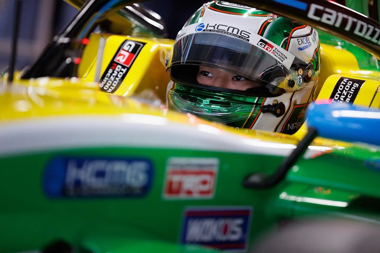 鈴鹿テストでKCMGの18号車をシェアする関口雄飛と福住仁嶺。SFを代表する実力者ふたりは競わされているのか？「彼らは“意識”はしている」 | モータースポーツ | カーライフ・カー用品サイト ...