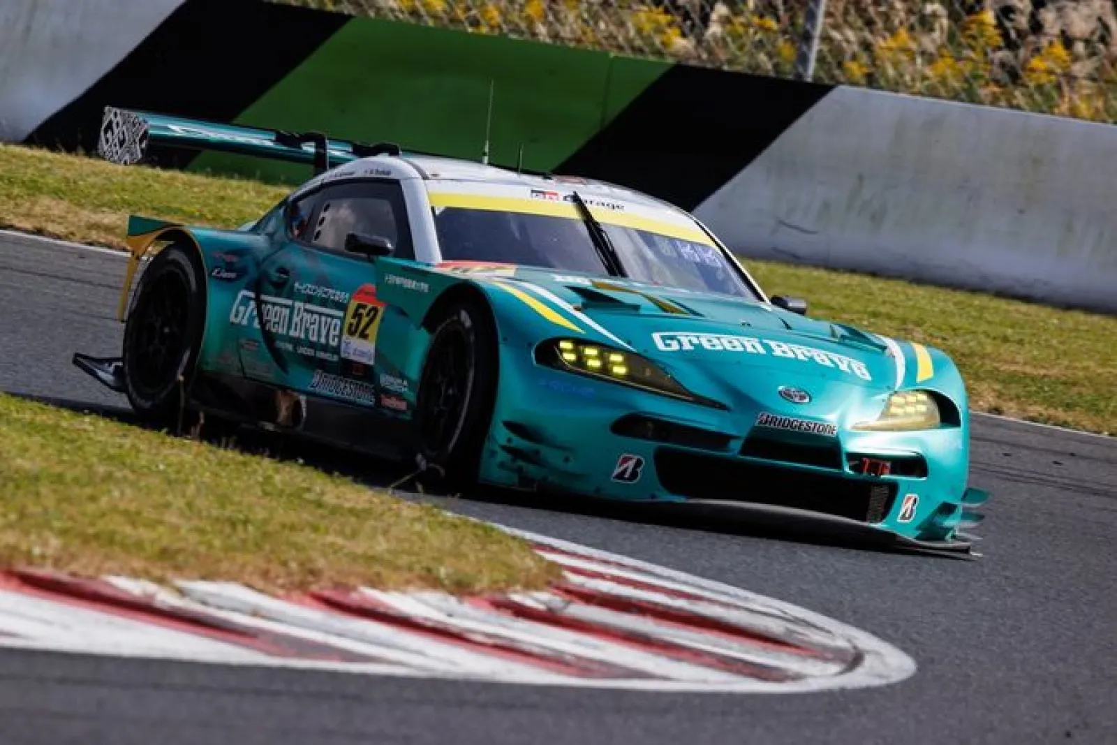 GT300タイトルを目の前まで手繰り寄せた52号車埼玉トヨペット。攻めのタイヤ交換1回で2号車mutaを抑え切れた「3つの要因」 | モーター ...